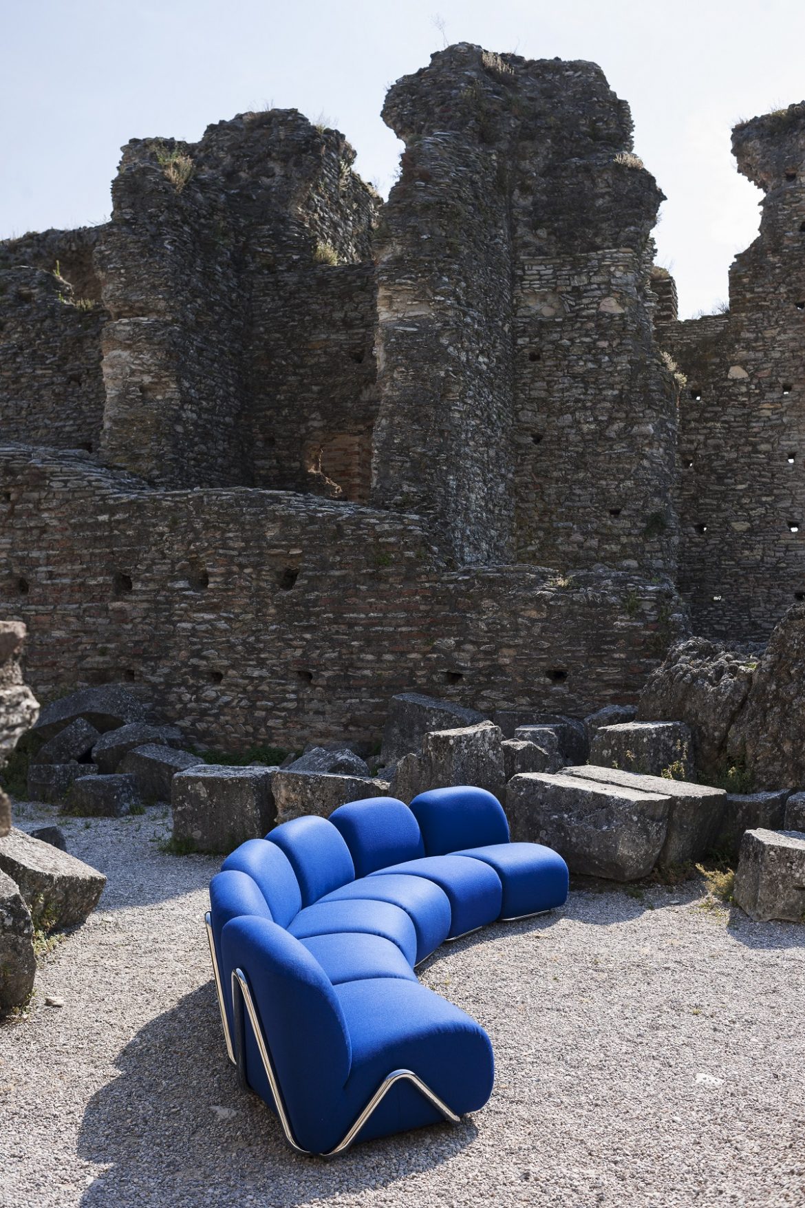 Divani curvi: il trend avvolgente come un abbraccio | DESIGN STREET